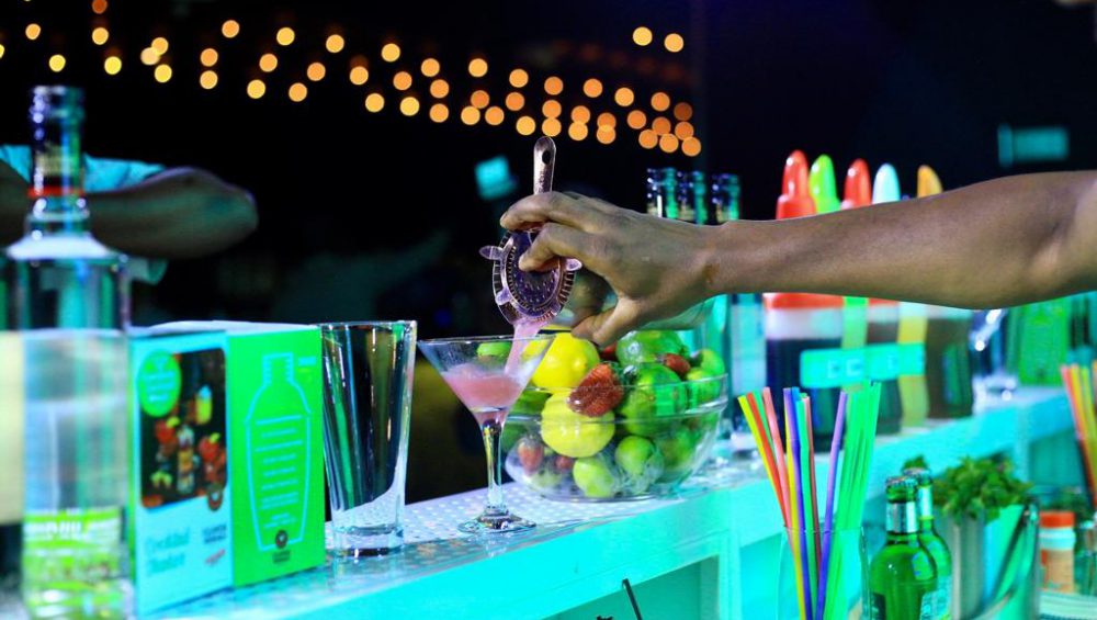 COCKTAIL MAKING TEAMBUILDING EVENT - Vector Events